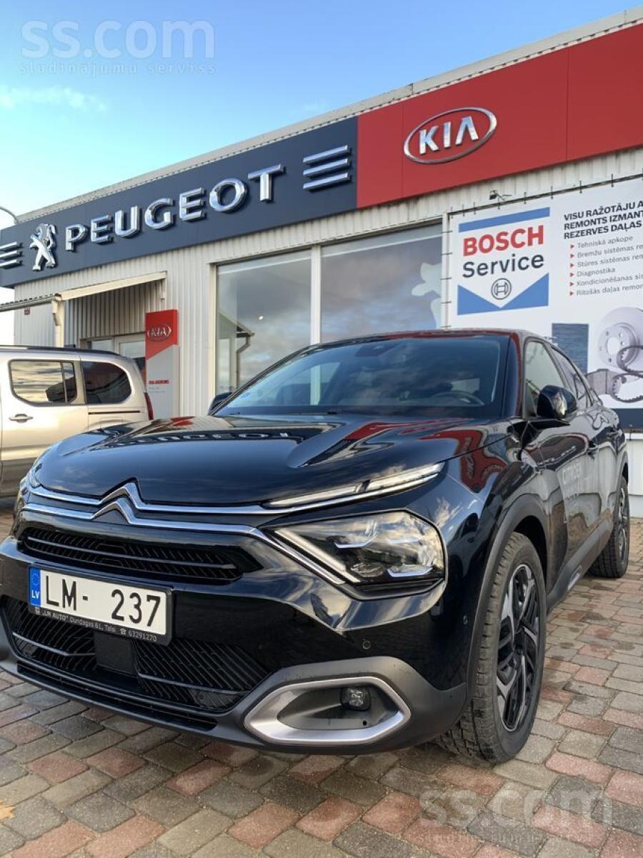 Black Citroen C4 2023 in Talsi, with an engine capacity of 1.20 L and mileage of 27 thousand km for 17800 €, photo 1 on AUTOMOTO.COM.LV