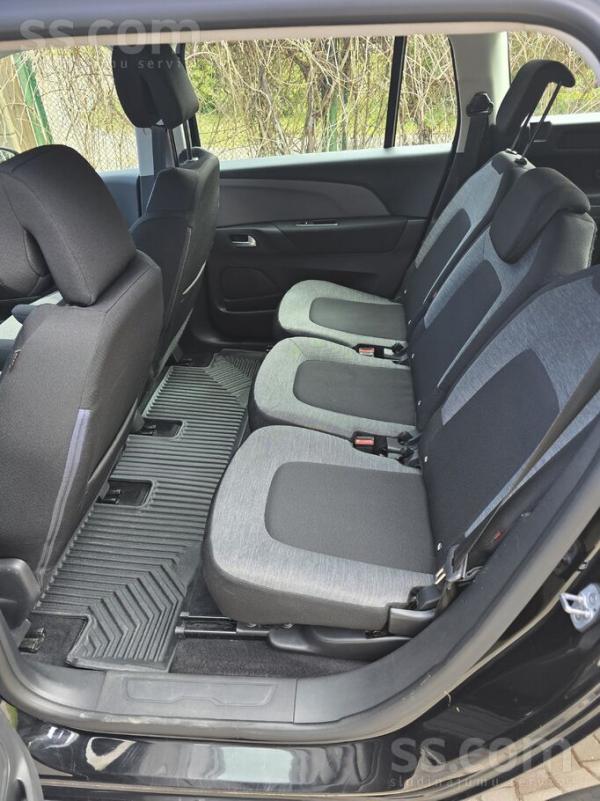Black Citroen C4 2020 in Riga, with an engine capacity of 1.20 L and mileage of 198 thousand km for 9750 €, photo 10 on AUTOMOTO.COM.LV