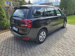 Black Citroen C4 2020 in Riga, with an engine capacity of 1.20 L and mileage of 198 thousand km for 9750 €, photo 5 on AUTOMOTO.COM.LV