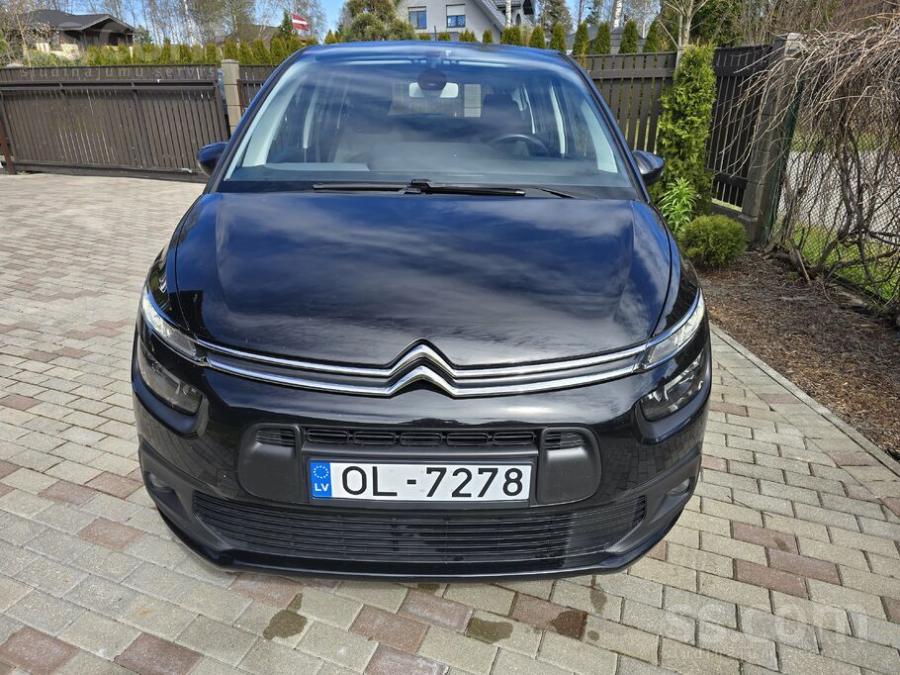Black Citroen C4 2020 in Riga, with an engine capacity of 1.20 L and mileage of 198 thousand km for 9750 €, photo 6 on AUTOMOTO.COM.LV