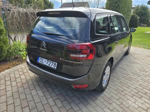 Black Citroen C4 2020 in Riga, with an engine capacity of 1.20 L and mileage of 198 thousand km for 9750 €, photo 7 on AUTOMOTO.COM.LV