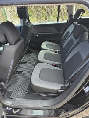 Black Citroen C4 2020 in Riga, with an engine capacity of 1.20 L and mileage of 198 thousand km for 9750 €, photo 11 on AUTOMOTO.COM.LV
