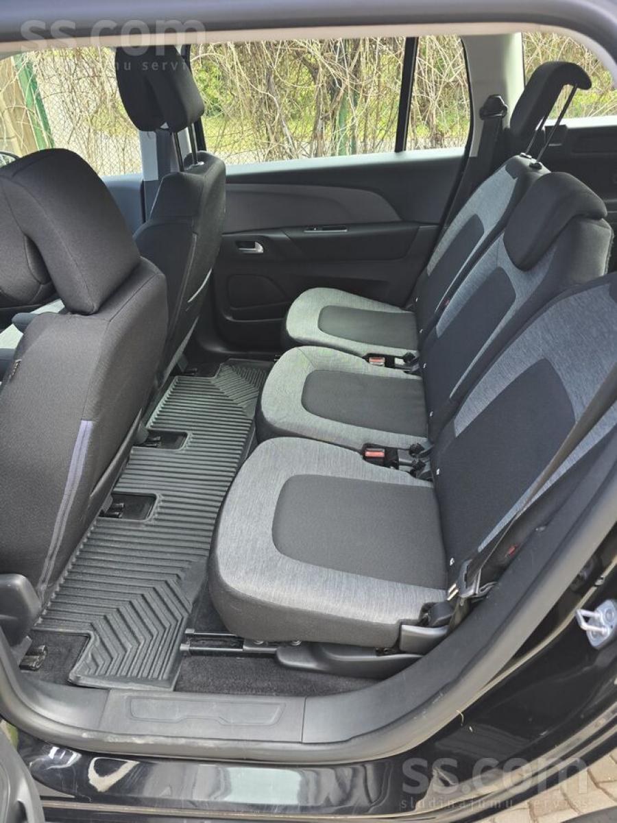 Black Citroen C4 2020 in Riga, with an engine capacity of 1.20 L and mileage of 198 thousand km for 9750 €, photo 11 on AUTOMOTO.COM.LV