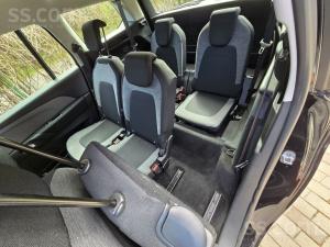 Black Citroen C4 2020 in Riga, with an engine capacity of 1.20 L and mileage of 198 thousand km for 9750 €, photo 13 on AUTOMOTO.COM.LV