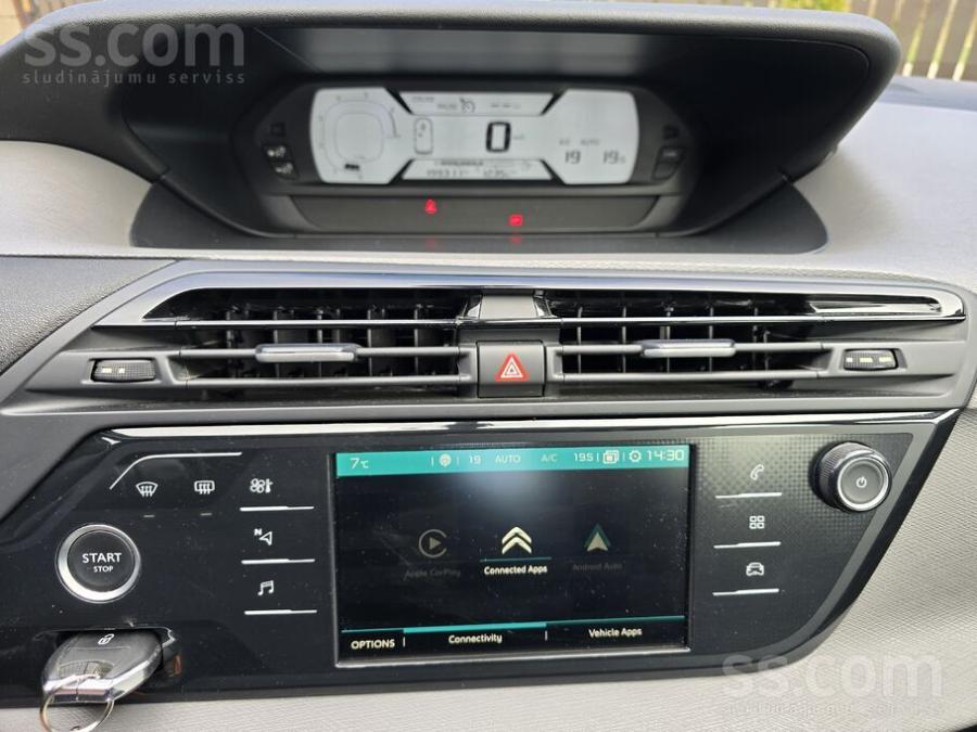 Black Citroen C4 2020 in Riga, with an engine capacity of 1.20 L and mileage of 198 thousand km for 9750 €, photo 21 on AUTOMOTO.COM.LV