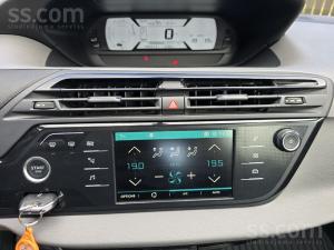 Black Citroen C4 2020 in Riga, with an engine capacity of 1.20 L and mileage of 198 thousand km for 9750 €, photo 23 on AUTOMOTO.COM.LV