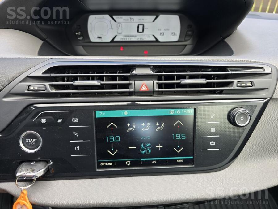 Black Citroen C4 2020 in Riga, with an engine capacity of 1.20 L and mileage of 198 thousand km for 9750 €, photo 23 on AUTOMOTO.COM.LV