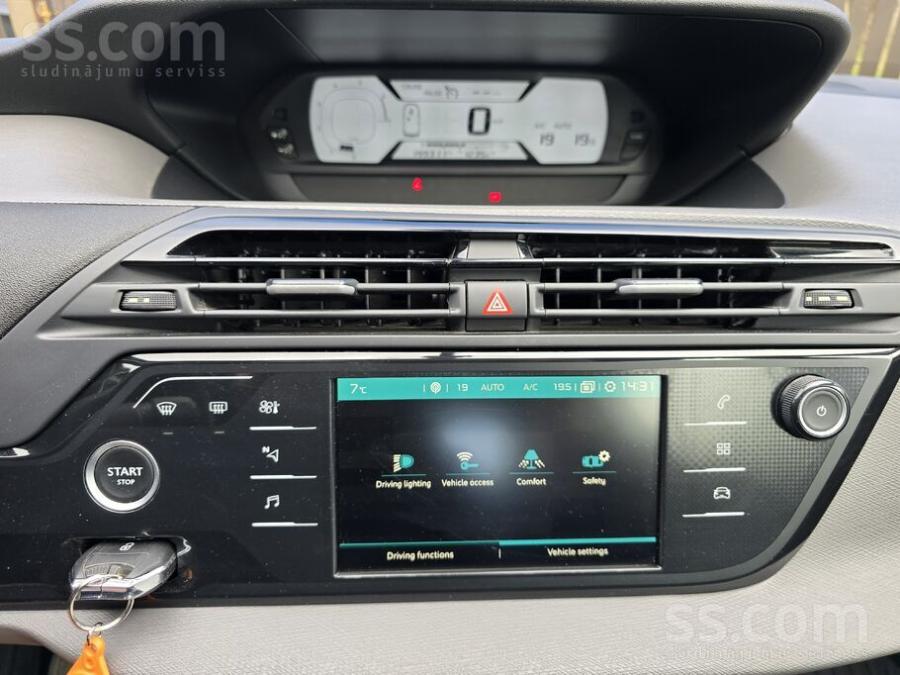 Black Citroen C4 2020 in Riga, with an engine capacity of 1.20 L and mileage of 198 thousand km for 9750 €, photo 25 on AUTOMOTO.COM.LV