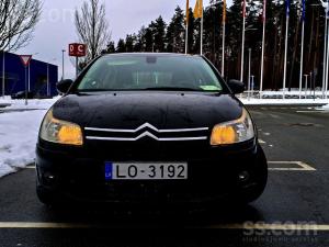 Black Citroen C4 2009 in Riga, with an engine capacity of 1.60 L and mileage of 114 thousand km for 2399 €, photo 3 on AUTOMOTO.COM.LV