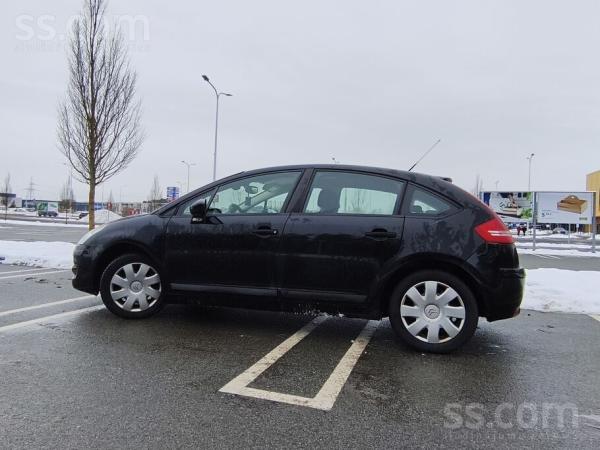 Black Citroen C4 2009 in Riga, with an engine capacity of 1.60 L and mileage of 114 thousand km for 2399 €, photo 4 on AUTOMOTO.COM.LV