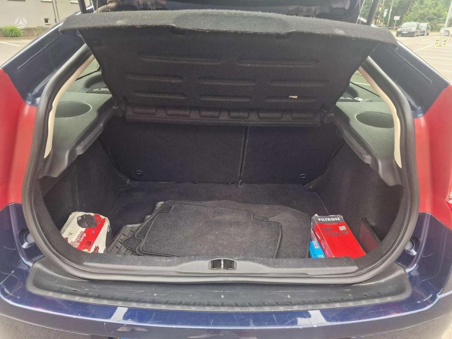 Blue Citroen C4 2006 in Siauliai, with an engine capacity of 1.56 L and mileage of 160 thousand km for 1500 €, photo 9 on AUTOMOTO.COM.LV