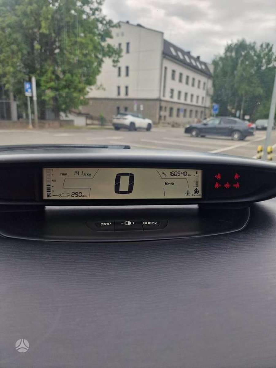Blue Citroen C4 2006 in Siauliai, with an engine capacity of 1.56 L and mileage of 160 thousand km for 1500 €, photo 13 on AUTOMOTO.COM.LV