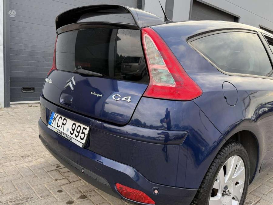 Blue Citroen C4 2007 in Vilnius, with an engine capacity of 2.00 L and mileage of 267 thousand km for 950 €, photo 6 on AUTOMOTO.COM.LV