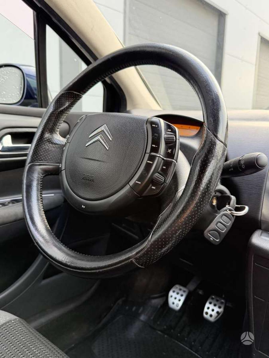 Blue Citroen C4 2007 in Vilnius, with an engine capacity of 2.00 L and mileage of 267 thousand km for 950 €, photo 21 on AUTOMOTO.COM.LV