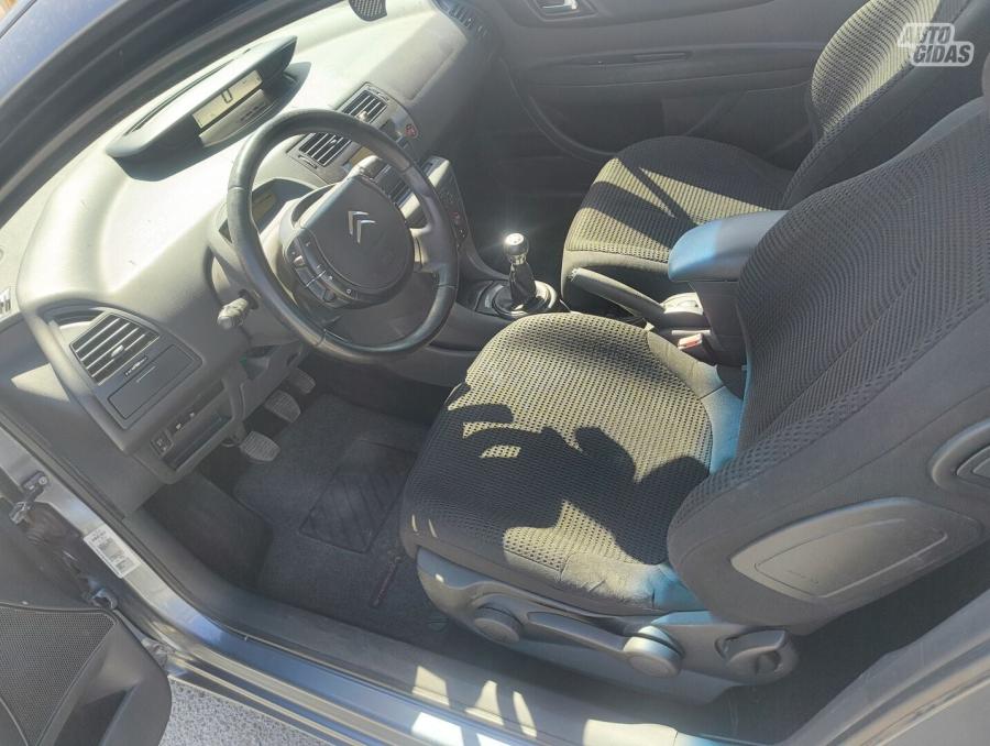 Blue Citroen C4 2005 in Ukmerge, with an engine capacity of 1.60 L and mileage of 124 thousand km for 1300 €, photo 6 on AUTOMOTO.COM.LV