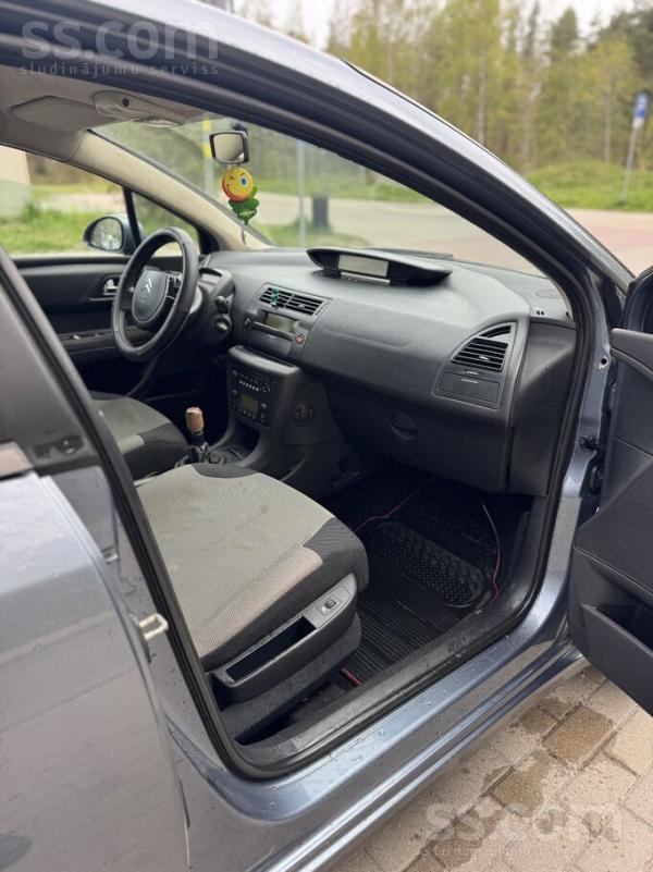 Blue Citroen C4 2006 in Liepaja, with an engine capacity of 1.60 L and mileage of 206 thousand km for 1200 €, photo 5 on AUTOMOTO.COM.LV