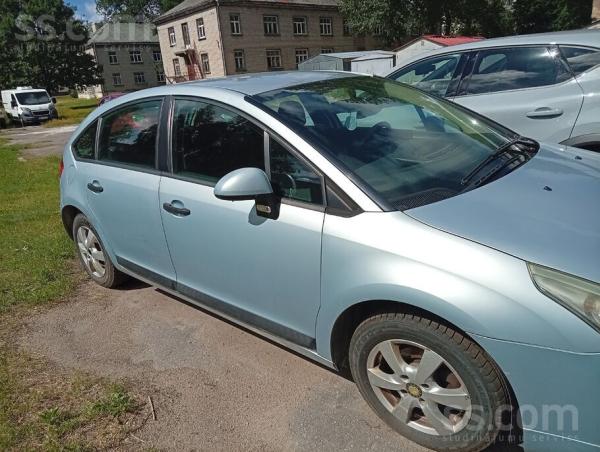 Ситроен С4 2006 в Рига на AUTOMOTO.COM.LV Синий Ситроен С4 2006 в Рига, объемом двигателя 1.60 л и пробегом 282 тыс. км за 1100 €, фото 4 на AUTOMOTO.COM.LV