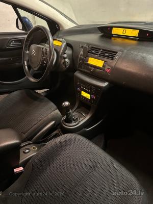 Zils Citroen C4 2006 Tallina, ar dzinēja tilpumu 1.60 L un nobraukumu 229 tūkst. km par 1200 €, foto 9 vietnē AUTOMOTO.COM.LV