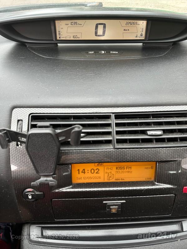 Zils Citroen C4 2006 Tallina, ar dzinēja tilpumu 1.60 L un nobraukumu 229 tūkst. km par 1200 €, foto 11 vietnē AUTOMOTO.COM.LV