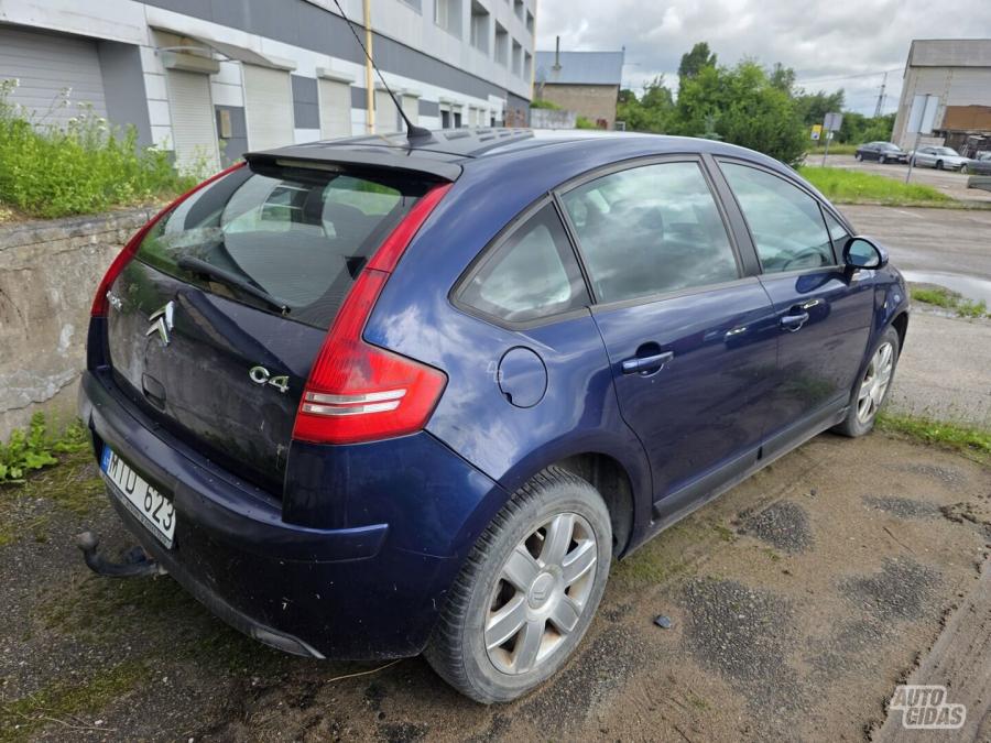 Blue Citroen C4 2007 in Kretinga, with an engine capacity of 1.60 L and mileage of 236 thousand km for 1050 €, photo 4 on AUTOMOTO.COM.LV