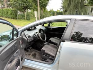 Blue Citroen C4 2007 in Ogre, with an engine capacity of 1.60 L and mileage of 295 thousand km for 1600 €, photo 6 on AUTOMOTO.COM.LV
