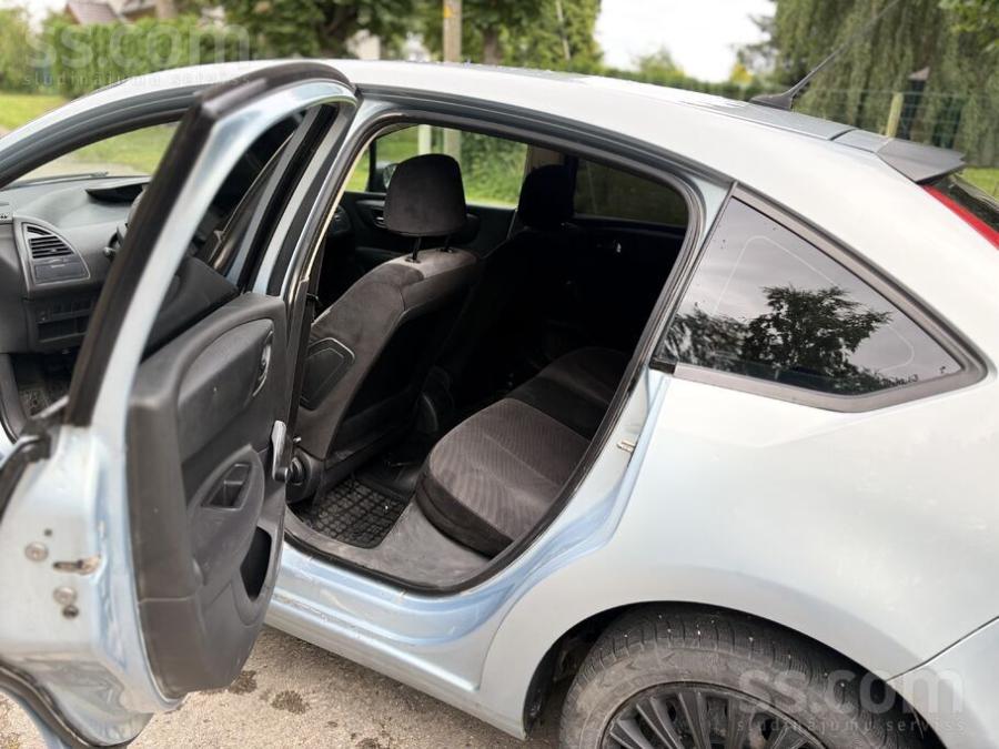 Blue Citroen C4 2007 in Ogre, with an engine capacity of 1.60 L and mileage of 295 thousand km for 1600 €, photo 7 on AUTOMOTO.COM.LV