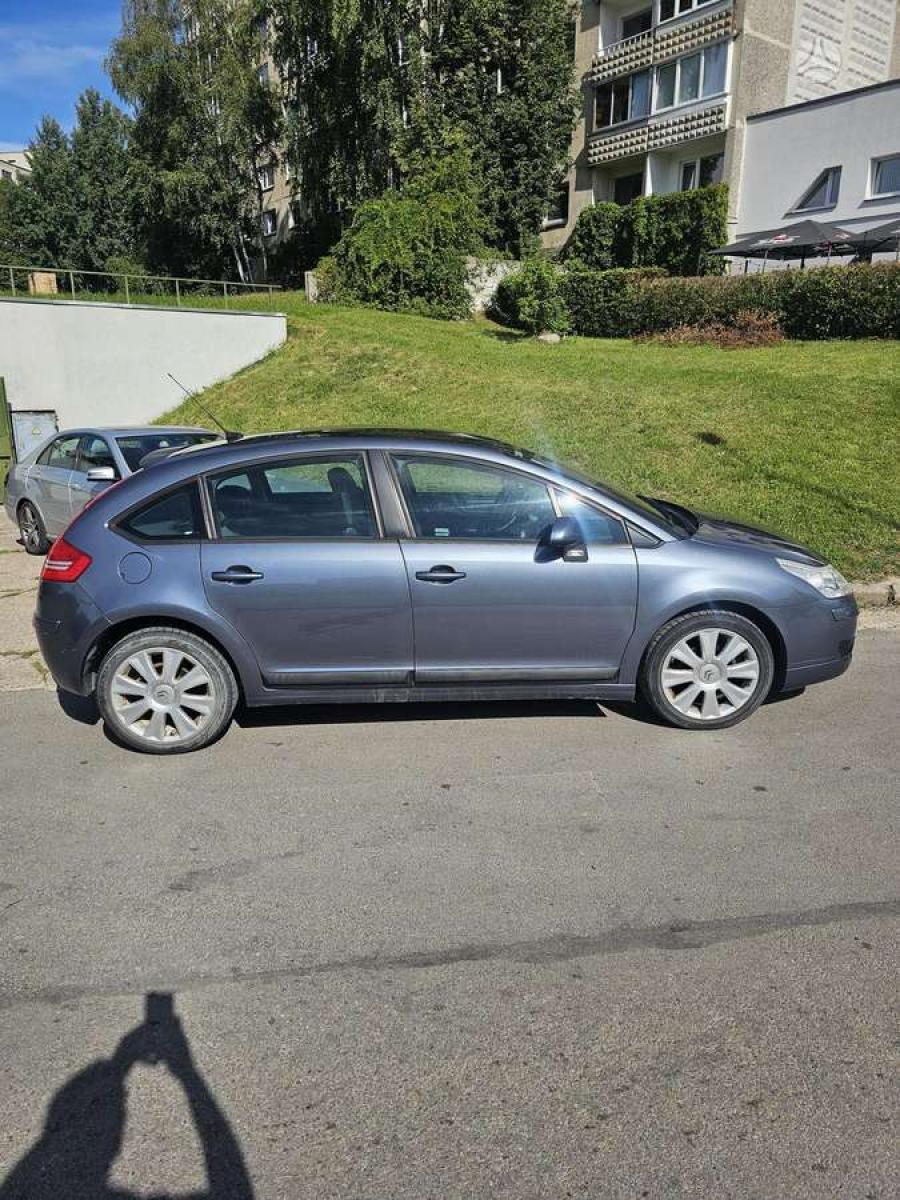 Blue Citroen C4 2007 in Vilnius, with an engine capacity of 1.59 L and mileage of 147 thousand km for 1300 €, photo 5 on AUTOMOTO.COM.LV
