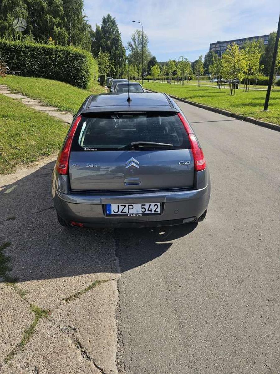 Blue Citroen C4 2007 in Vilnius, with an engine capacity of 1.59 L and mileage of 147 thousand km for 1300 €, photo 7 on AUTOMOTO.COM.LV