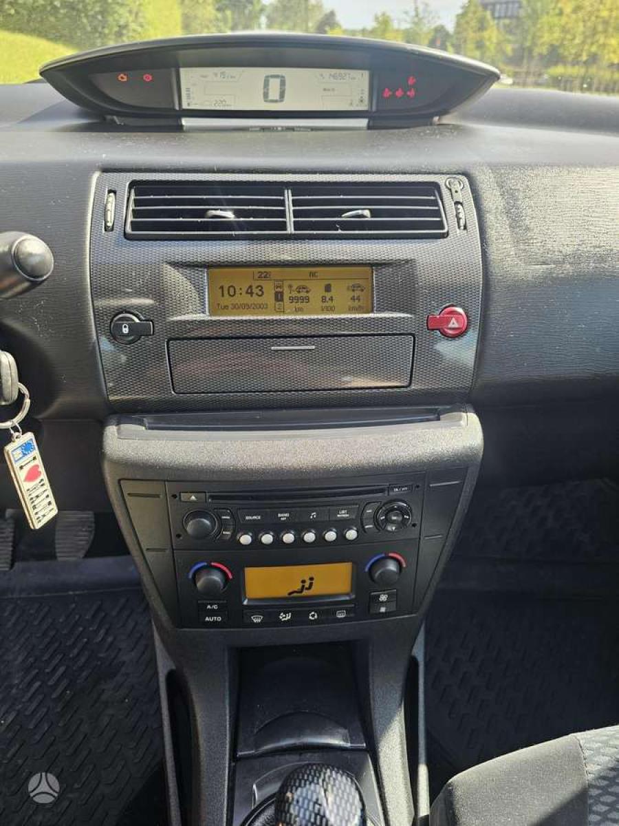 Blue Citroen C4 2007 in Vilnius, with an engine capacity of 1.59 L and mileage of 147 thousand km for 1300 €, photo 12 on AUTOMOTO.COM.LV