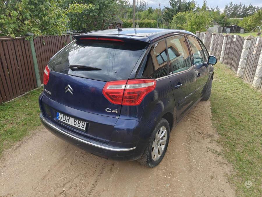 Blue Citroen C4 2007 in Vilnius, with an engine capacity of 2.00 L and mileage of 369 thousand km for 600 €, photo 4 on AUTOMOTO.COM.LV
