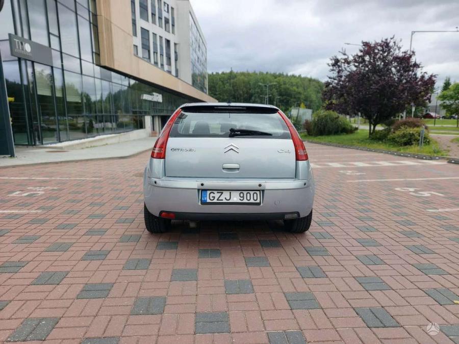 Blue Citroen C4 2007 in Vilnius, with an engine capacity of 2.00 L and mileage of 285 thousand km for 1400 €, photo 7 on AUTOMOTO.COM.LV