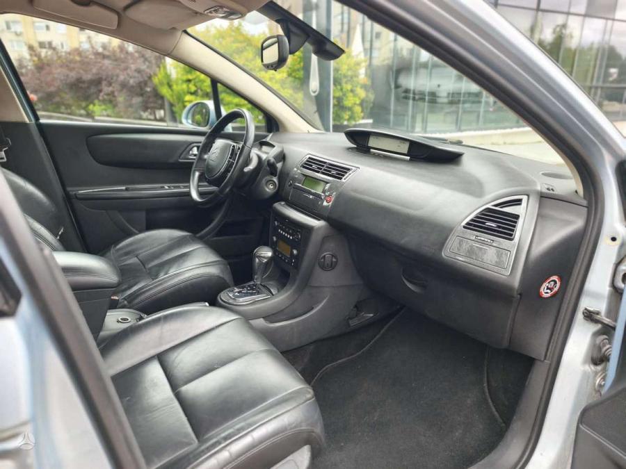 Blue Citroen C4 2007 in Vilnius, with an engine capacity of 2.00 L and mileage of 285 thousand km for 1400 €, photo 11 on AUTOMOTO.COM.LV