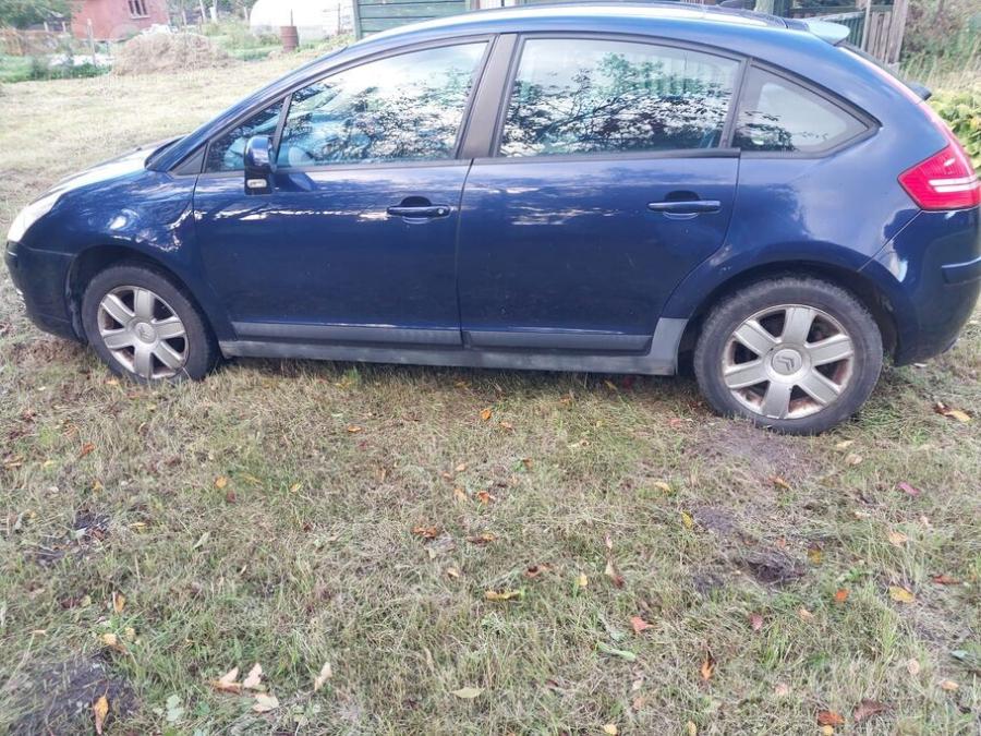 Zils Citroen C4 2007 Kuldīga, ar dzinēja tilpumu 1.60 L un nobraukumu 249 tūkst. km par 1500 €, foto 4 vietnē AUTOMOTO.COM.LV