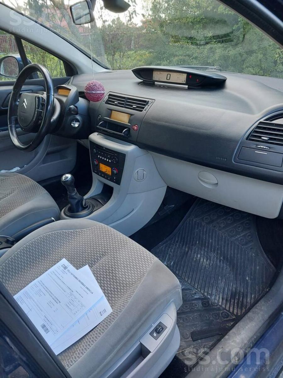 Zils Citroen C4 2007 Kuldīga, ar dzinēja tilpumu 1.60 L un nobraukumu 249 tūkst. km par 1500 €, foto 6 vietnē AUTOMOTO.COM.LV