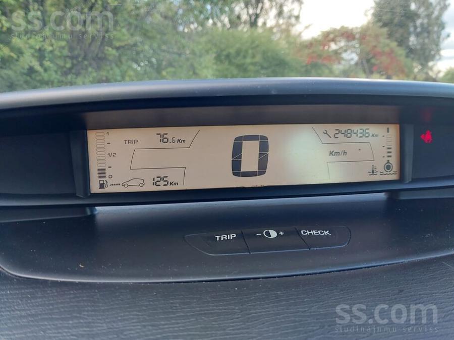 Zils Citroen C4 2007 Kuldīga, ar dzinēja tilpumu 1.60 L un nobraukumu 249 tūkst. km par 1500 €, foto 7 vietnē AUTOMOTO.COM.LV