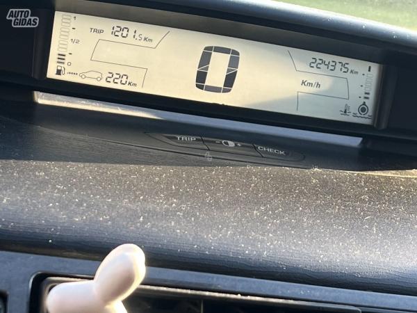 Zils Citroen C4 2008 Kauņa, ar dzinēja tilpumu 2.00 L un nobraukumu 2 tūkst. km par 800 €, foto 7 vietnē AUTOMOTO.COM.LV