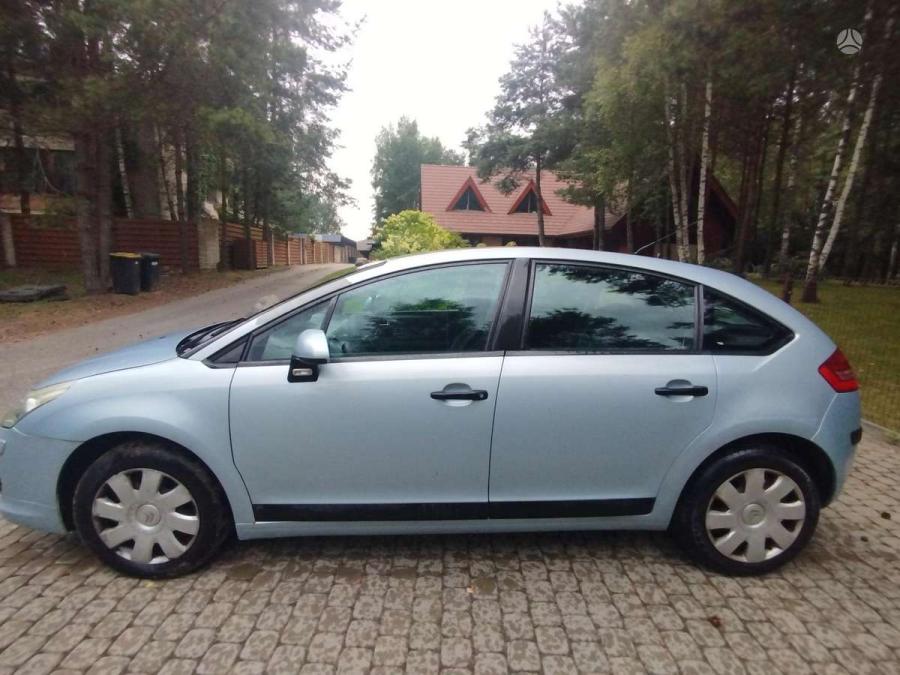 Zils Citroen C4 2008 Viļņa, ar dzinēja tilpumu 1.56 L un nobraukumu 197 tūkst. km par 1650 €, foto 7 vietnē AUTOMOTO.COM.LV