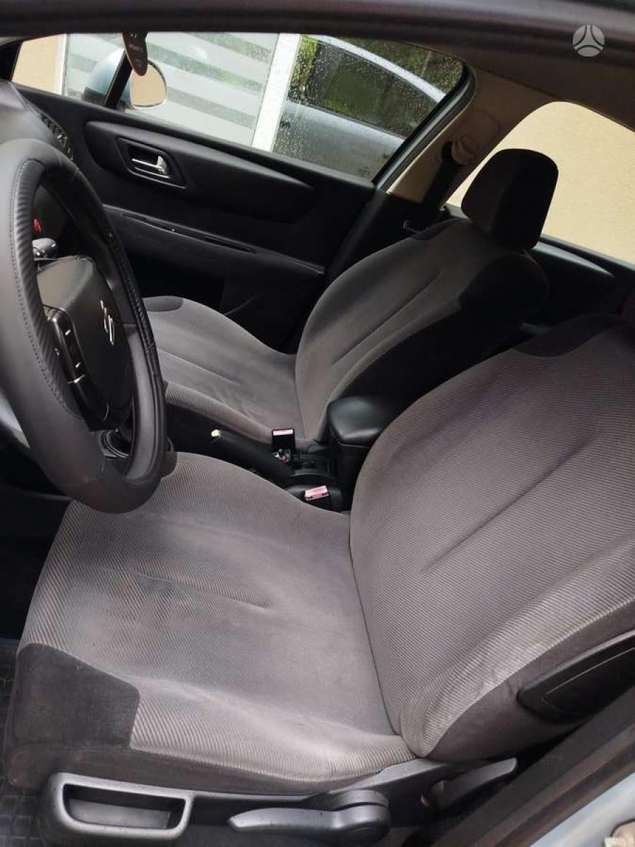 Zils Citroen C4 2008 Viļņa, ar dzinēja tilpumu 1.56 L un nobraukumu 197 tūkst. km par 1650 €, foto 12 vietnē AUTOMOTO.COM.LV