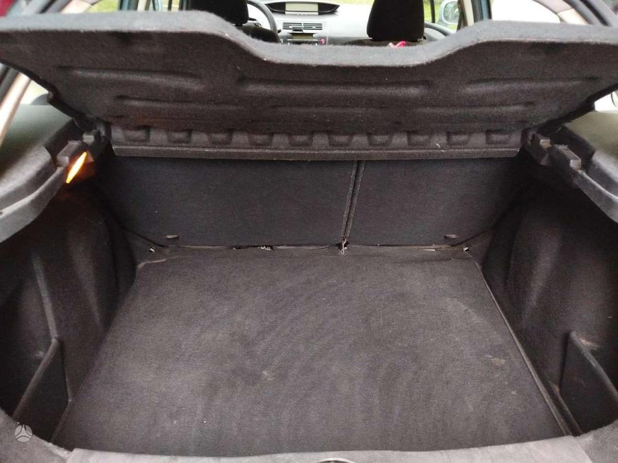 Zils Citroen C4 2008 Viļņa, ar dzinēja tilpumu 1.56 L un nobraukumu 197 tūkst. km par 1650 €, foto 16 vietnē AUTOMOTO.COM.LV