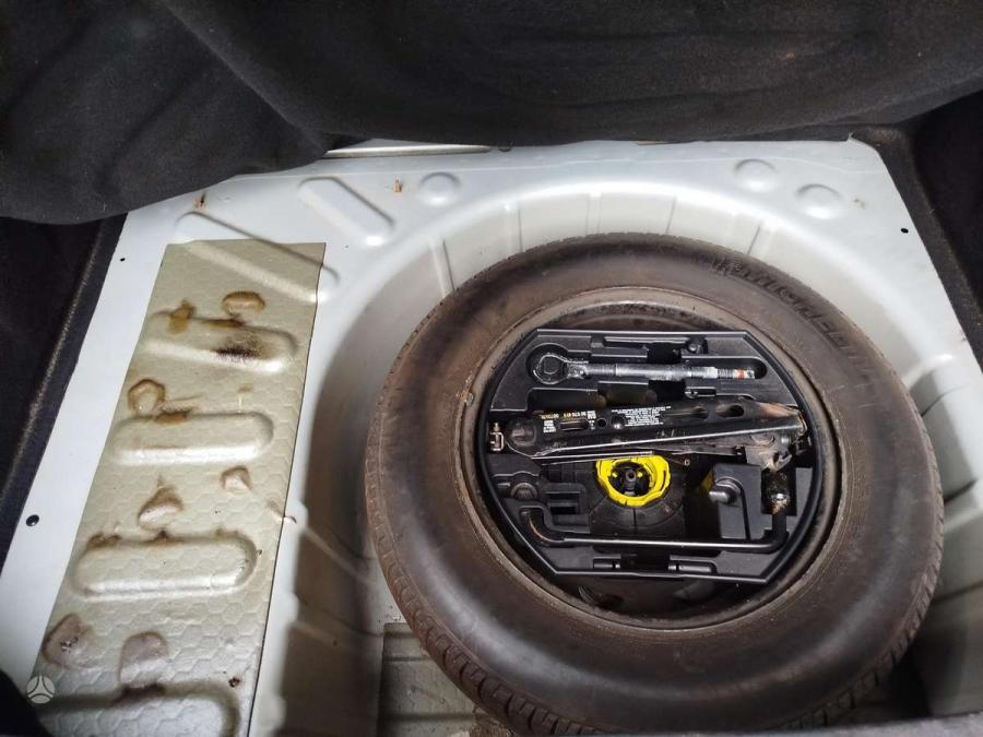 Zils Citroen C4 2008 Viļņa, ar dzinēja tilpumu 1.56 L un nobraukumu 197 tūkst. km par 1650 €, foto 17 vietnē AUTOMOTO.COM.LV