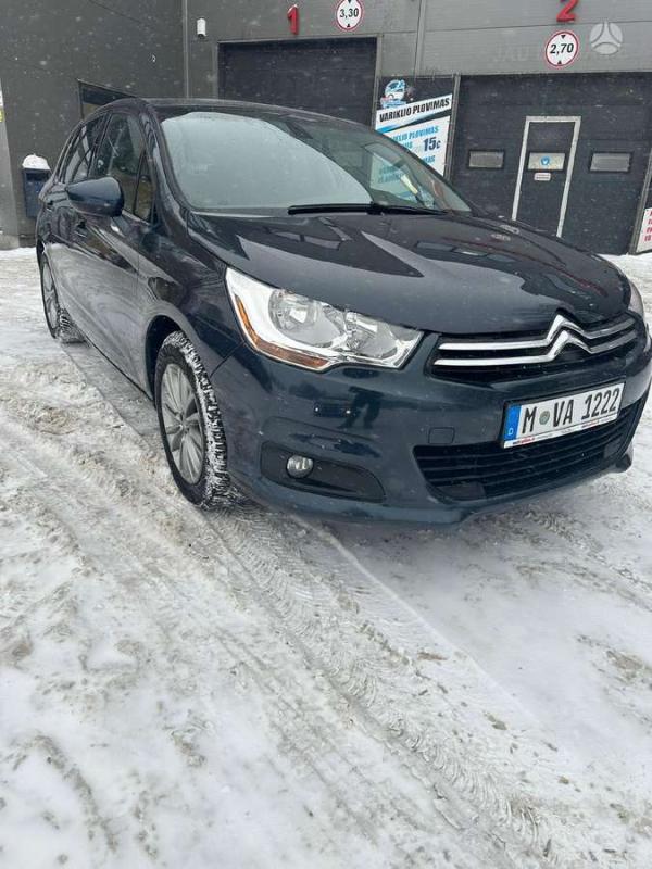Blue Citroen C4 2010 in Kaunas, with an engine capacity of 1.60 L and mileage of 157 thousand km for 2990 €, photo 3 on AUTOMOTO.COM.LV