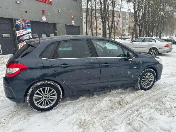 Blue Citroen C4 2010 in Kaunas, with an engine capacity of 1.60 L and mileage of 157 thousand km for 2990 €, photo 8 on AUTOMOTO.COM.LV