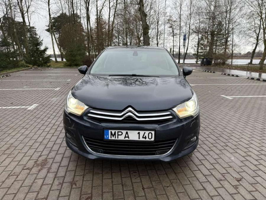 Blue Citroen C4 2011 in Vilnius, with an engine capacity of 1.60 L and mileage of 212 thousand km for 3000 €, photo 2 on AUTOMOTO.COM.LV