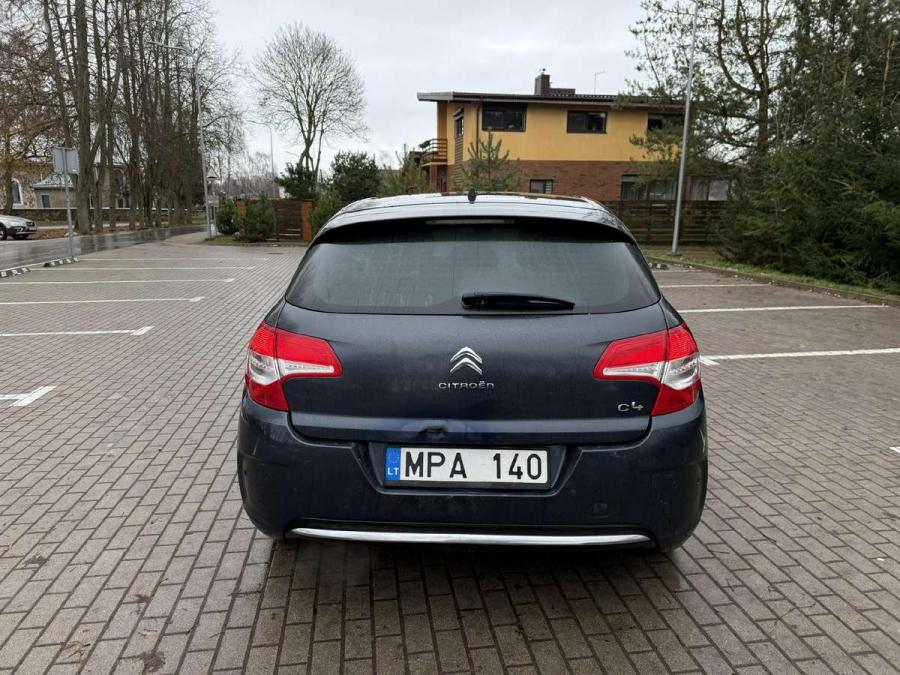 Blue Citroen C4 2011 in Vilnius, with an engine capacity of 1.60 L and mileage of 212 thousand km for 3000 €, photo 5 on AUTOMOTO.COM.LV