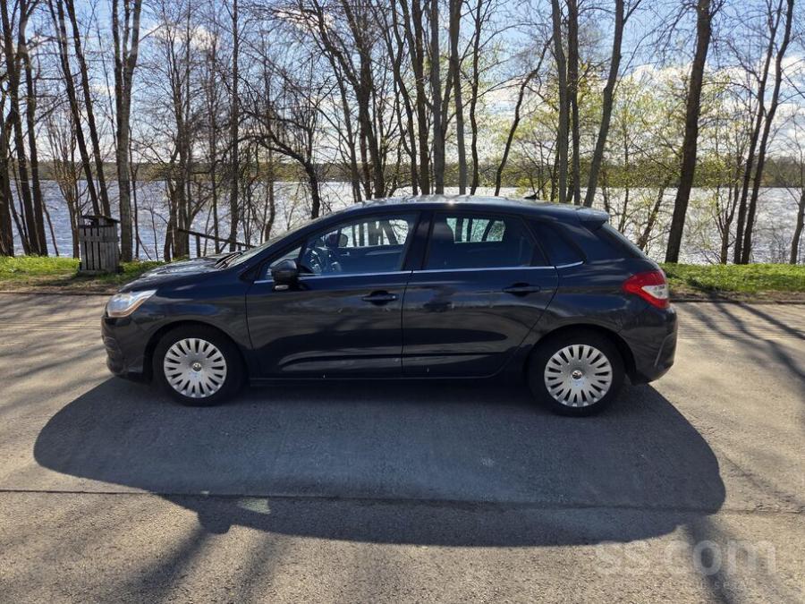 Blue Citroen C4 2011 in Riga, with an engine capacity of 1.60 L and mileage of 198 thousand km for 2950 €, photo 5 on AUTOMOTO.COM.LV