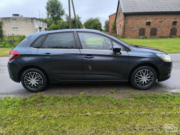 Blue Citroen C4 2011 in Vilkaviskis, with an engine capacity of 1.60 L and mileage of 297 thousand km for 2650 €, photo 4 on AUTOMOTO.COM.LV