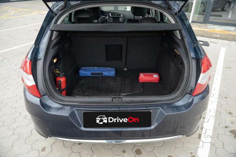 Zils Citroen C4 2012 Viļņa, ar dzinēja tilpumu 1.56 L un nobraukumu 311 tūkst. km par 3900 €, foto 13 vietnē AUTOMOTO.COM.LV