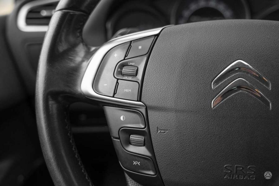 Zils Citroen C4 2012 Viļņa, ar dzinēja tilpumu 1.56 L un nobraukumu 311 tūkst. km par 3900 €, foto 17 vietnē AUTOMOTO.COM.LV