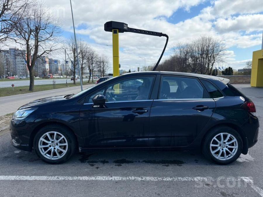 Blue Citroen C4 2016 in Riga, with an engine capacity of 1.60 L and mileage of 194 thousand km for 3400 €, photo 3 on AUTOMOTO.COM.LV