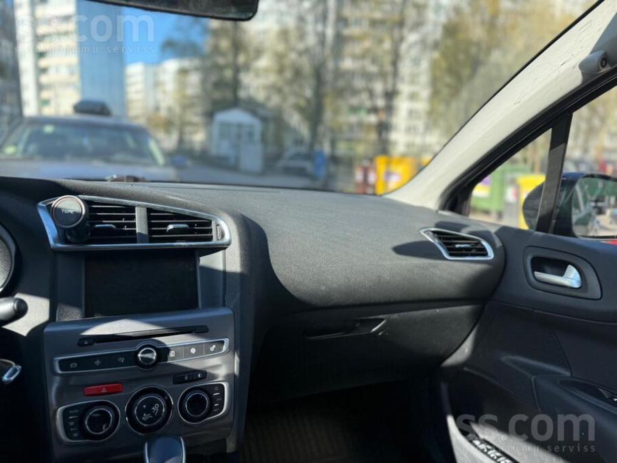 Blue Citroen C4 2016 in Riga, with an engine capacity of 1.60 L and mileage of 194 thousand km for 3400 €, photo 10 on AUTOMOTO.COM.LV